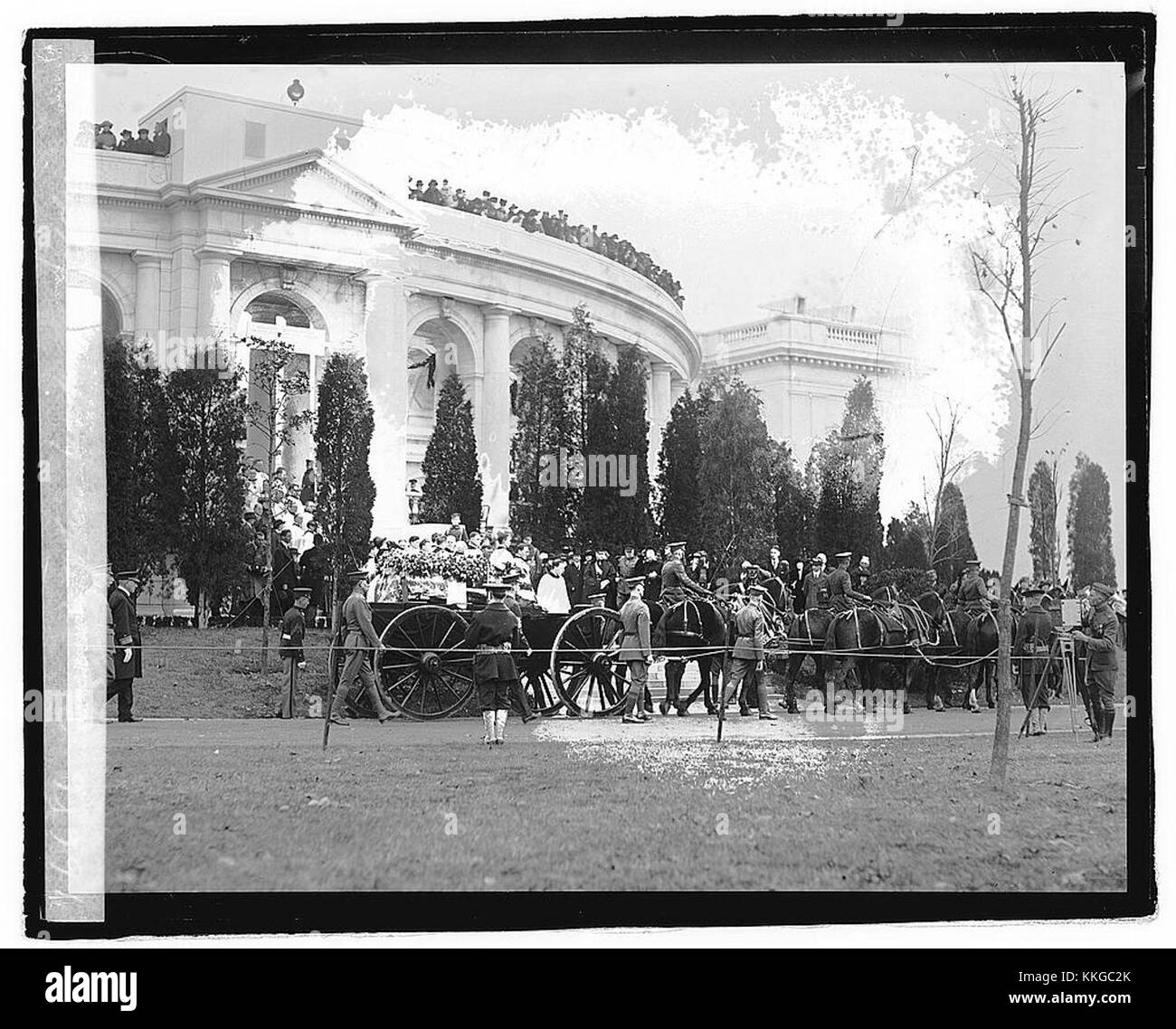 The unknown soldier burial ceremony is a solemn event commemorating the ...