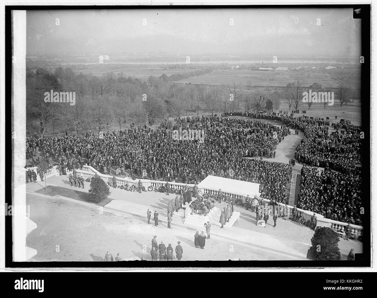 The burial of the WWI Unknown Soldier is a significant historical event ...