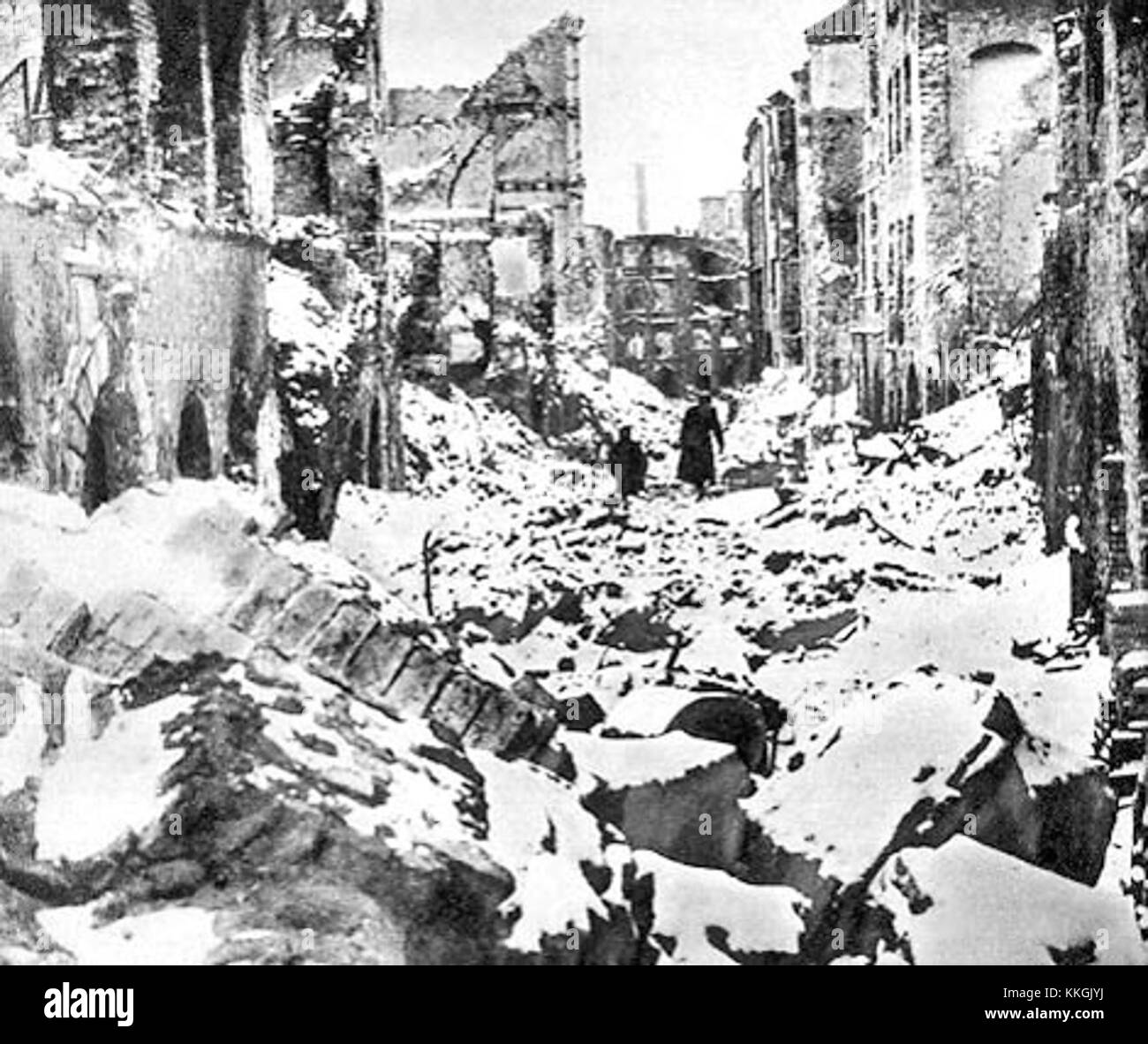This image shows the destruction of Warsaw's Piwna Street, a key ...