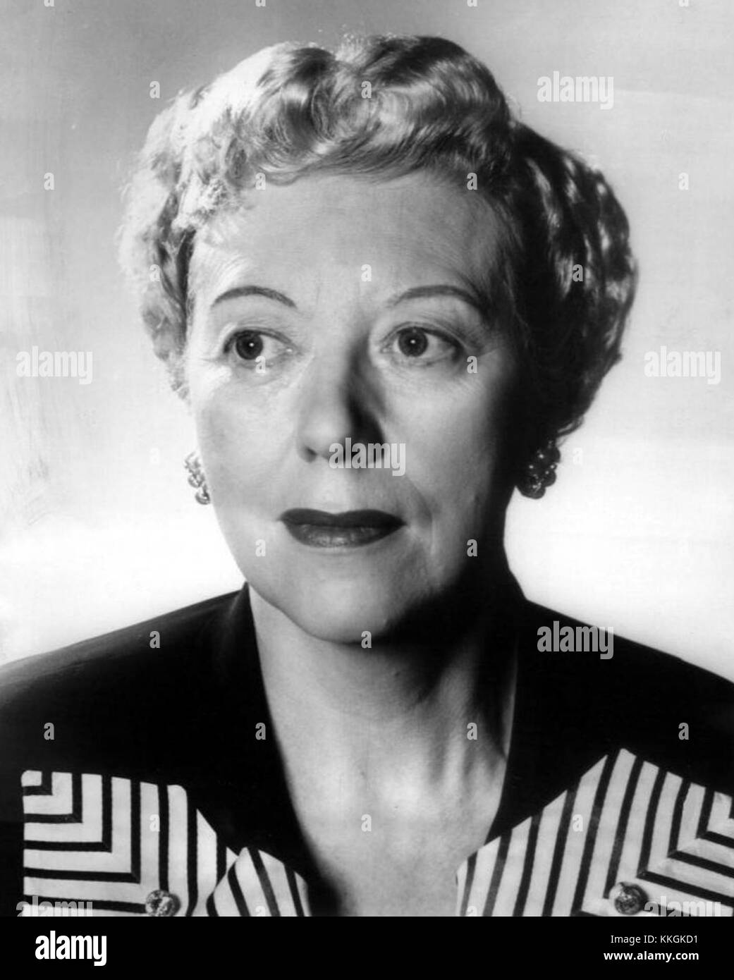1950s portrait woman in Black and White Stock Photos & Images - Alamy