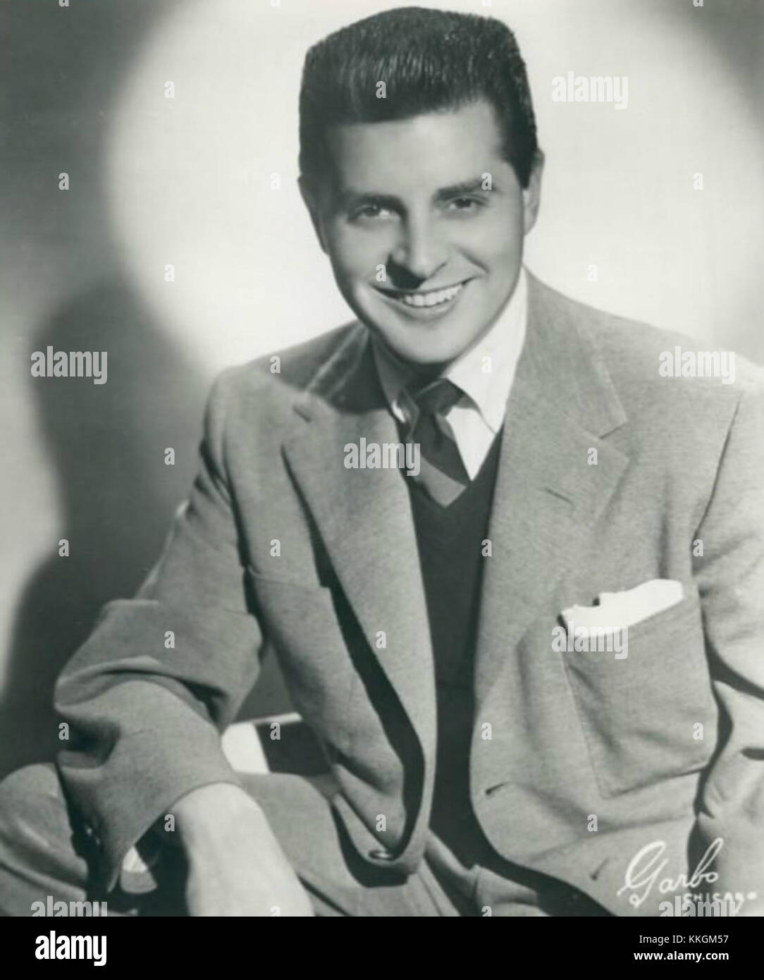 Johnny Desmond was a prominent American singer in the 1950s, known for ...