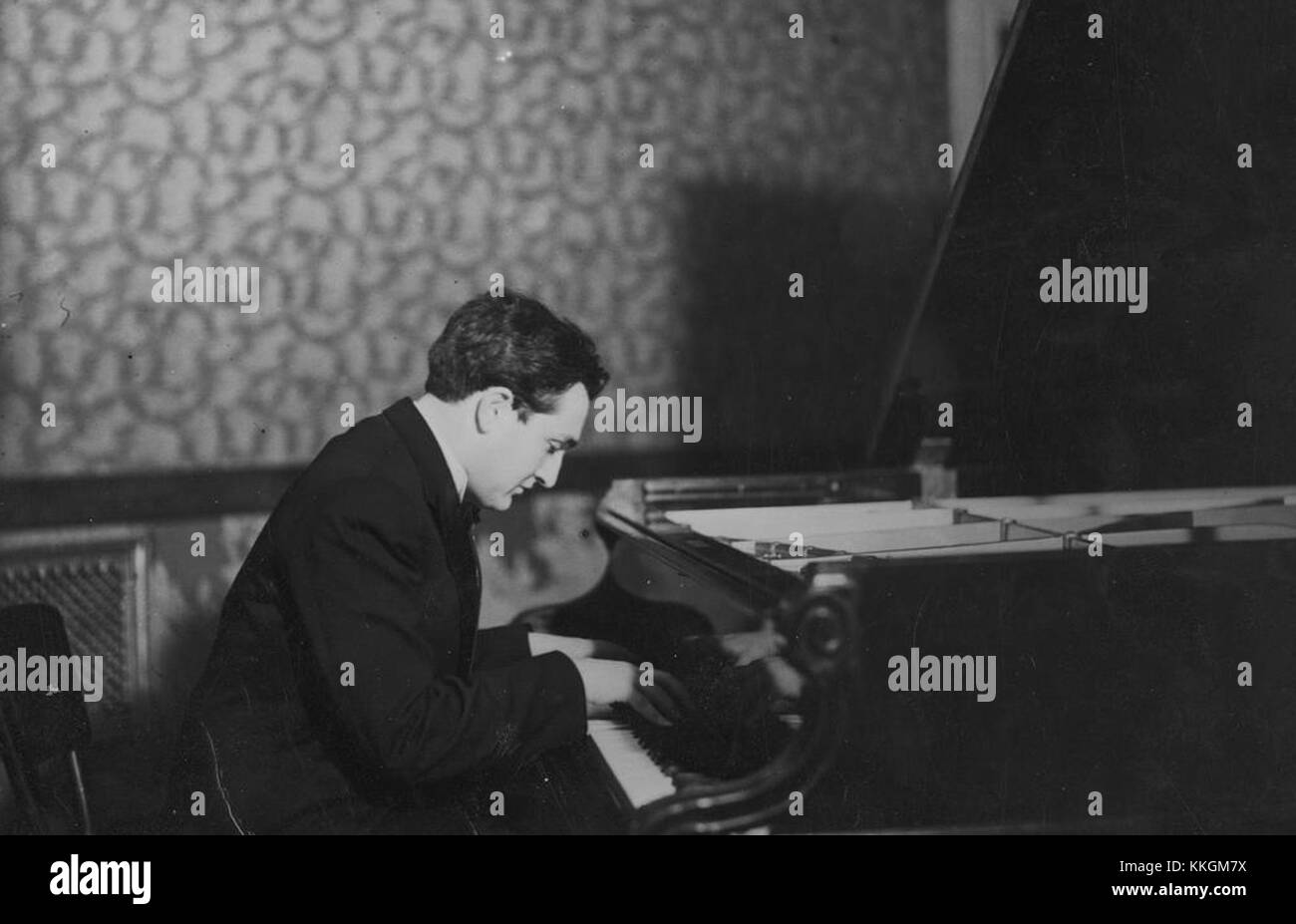 Jakow Zak was a notable figure in Soviet art, known for his ...