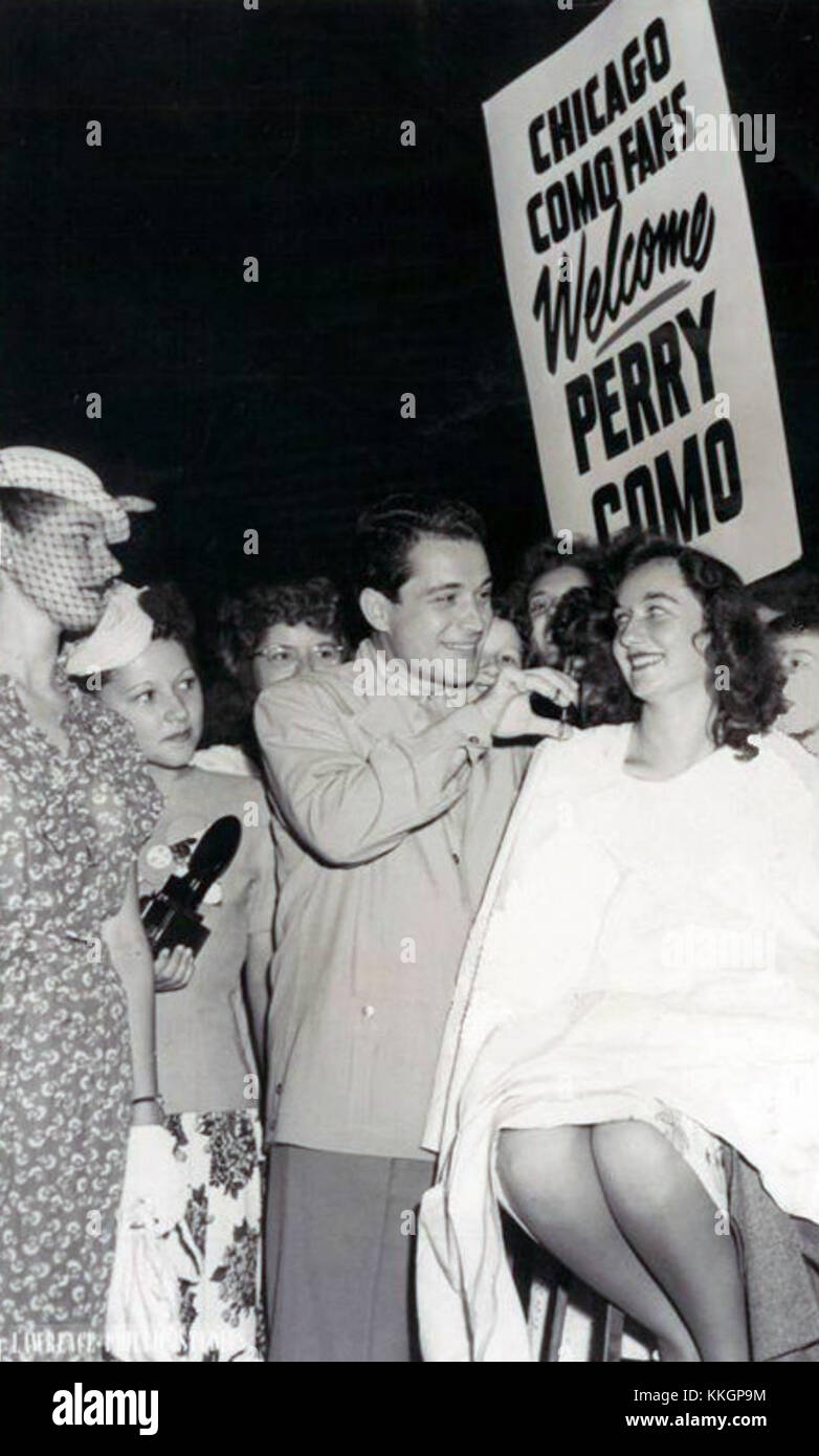 Perry Como, a popular American singer, arrived in Chicago in 1947. His ...