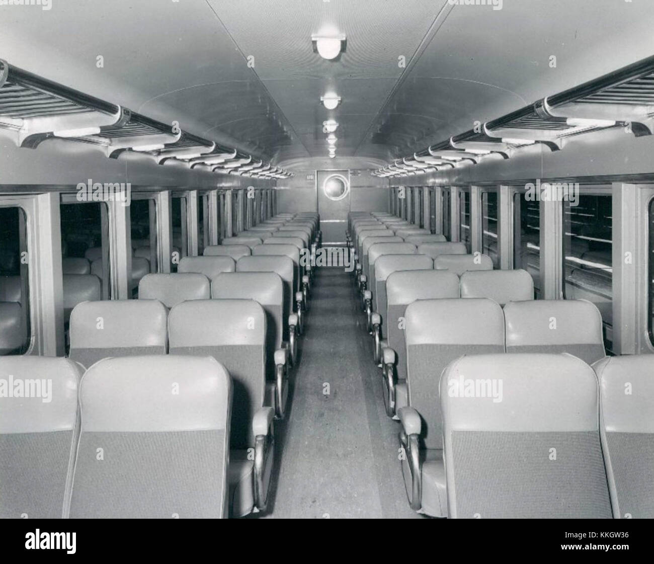 Interior 1940's train carriage hi-res stock photography and images - Alamy