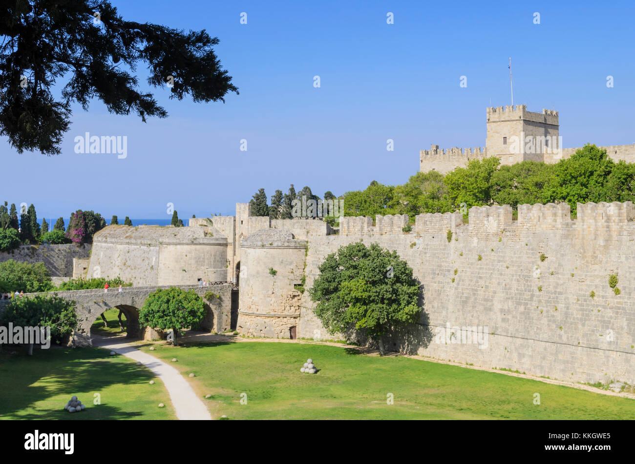 The old moat and Gate d’Amboise in Medieval Rhodes Old Town, Rhodes ...