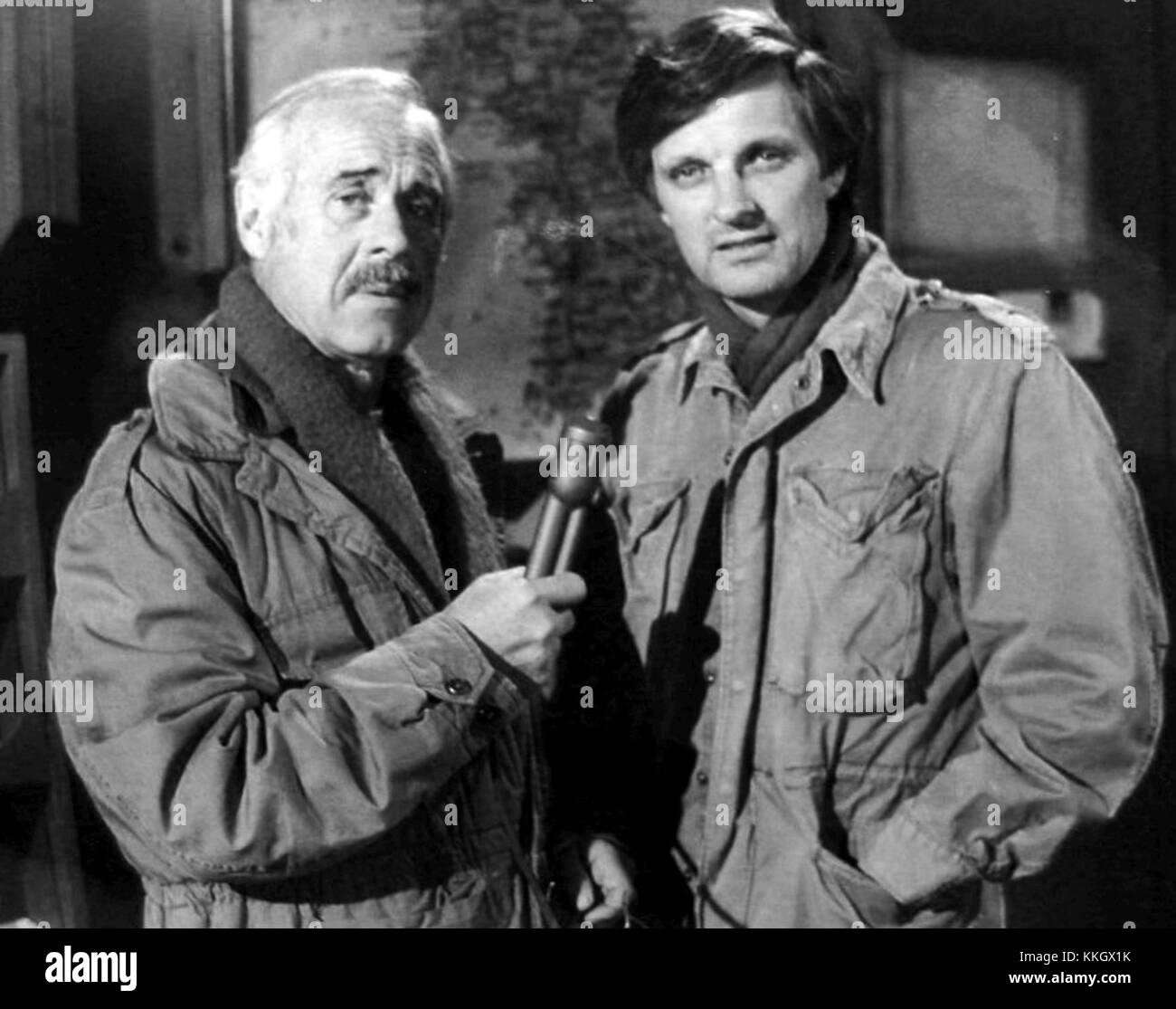 Alan alda mash hi-res stock photography and images - Alamy