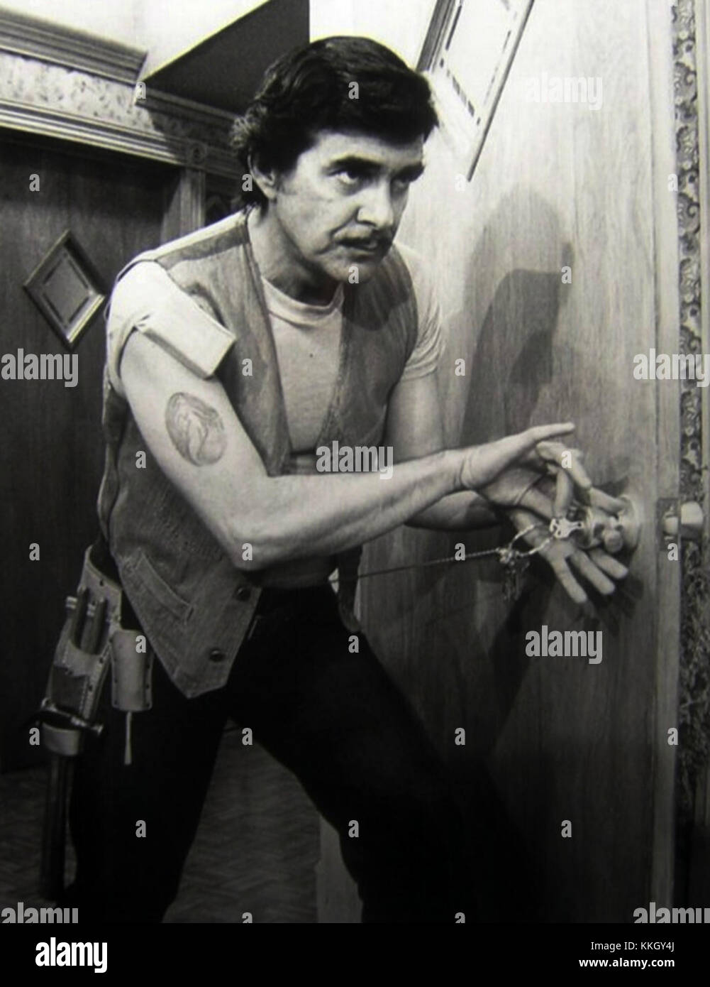 Pat Harrington Jr. played the character of Schneider, the lovable ...