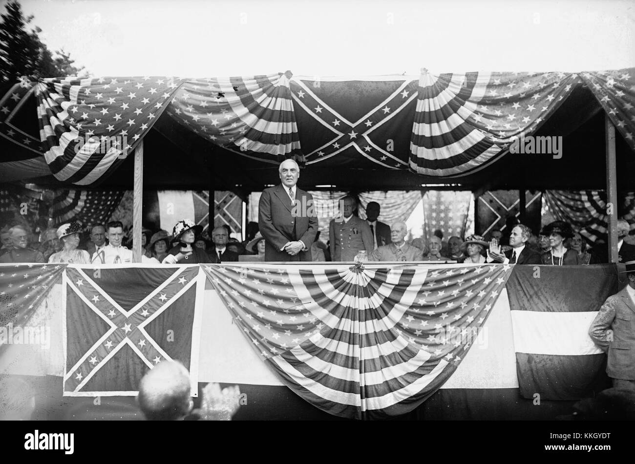 President Warren Harding delivered a speech at the Confederate Memorial ...