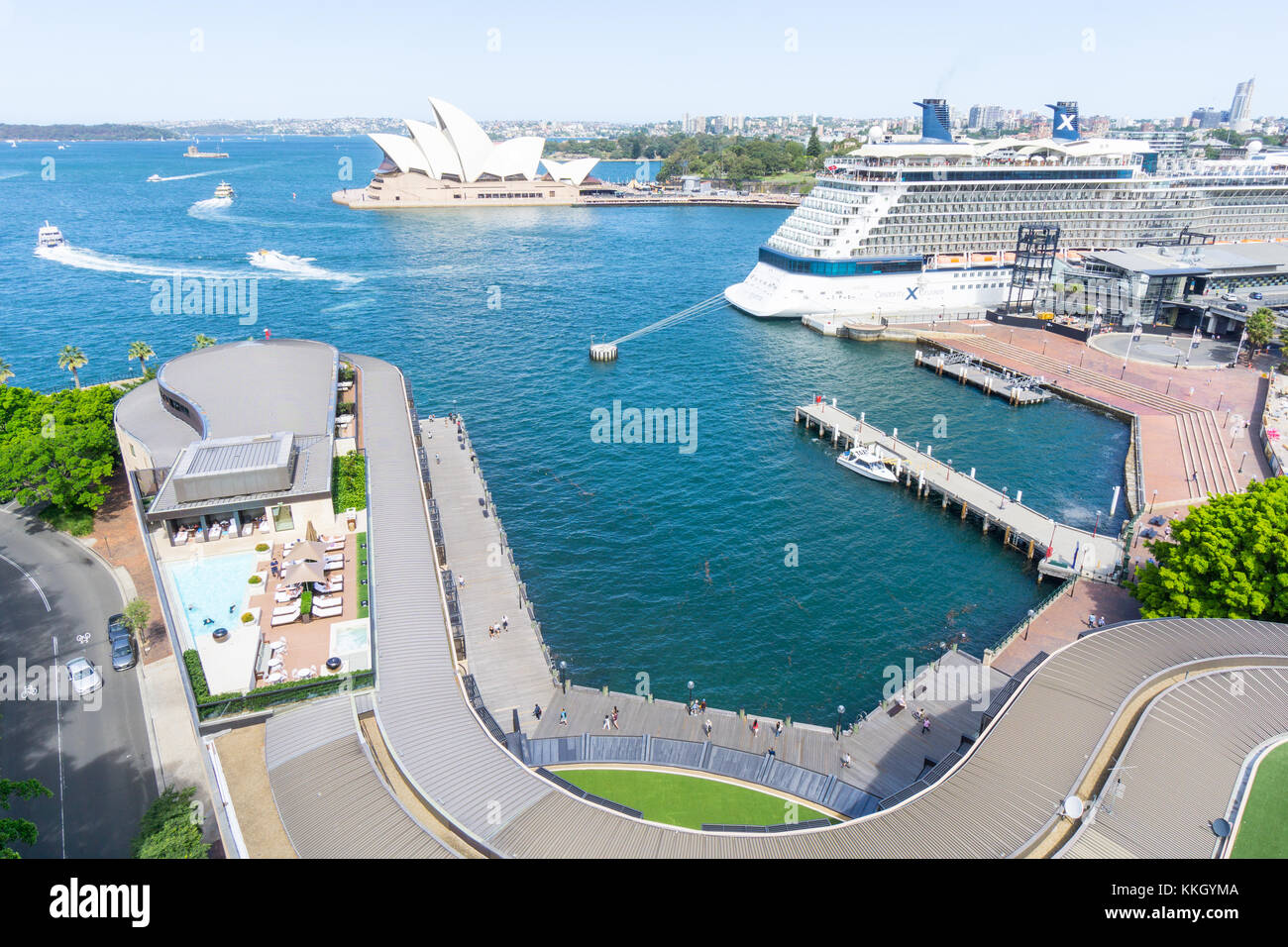 SYDNEY, AUSTRALIA - NOVEMBER 24, 2017; Sydney Harbor with huge cruise ...
