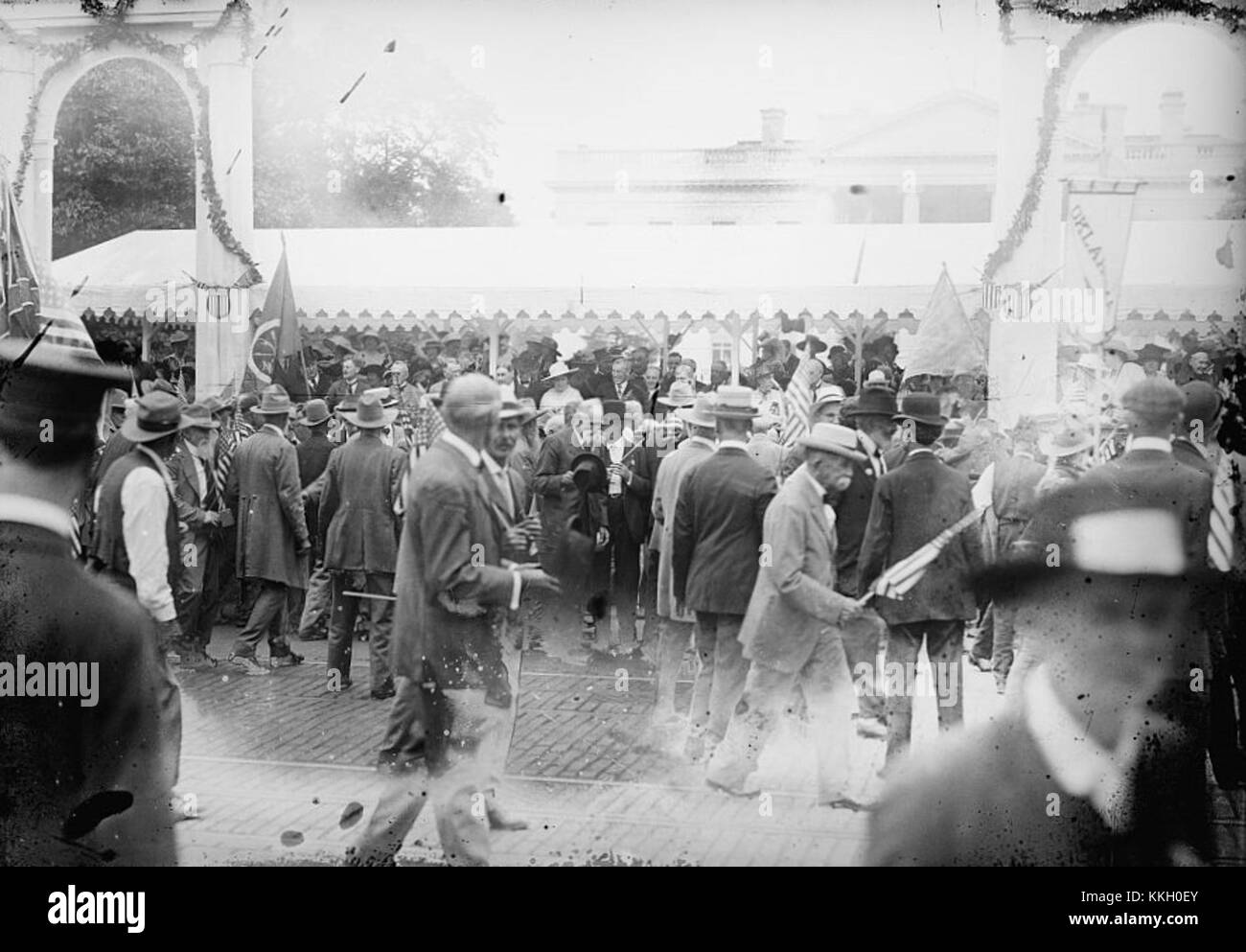 This 1917 photograph shows a reunion of Confederate veterans ...