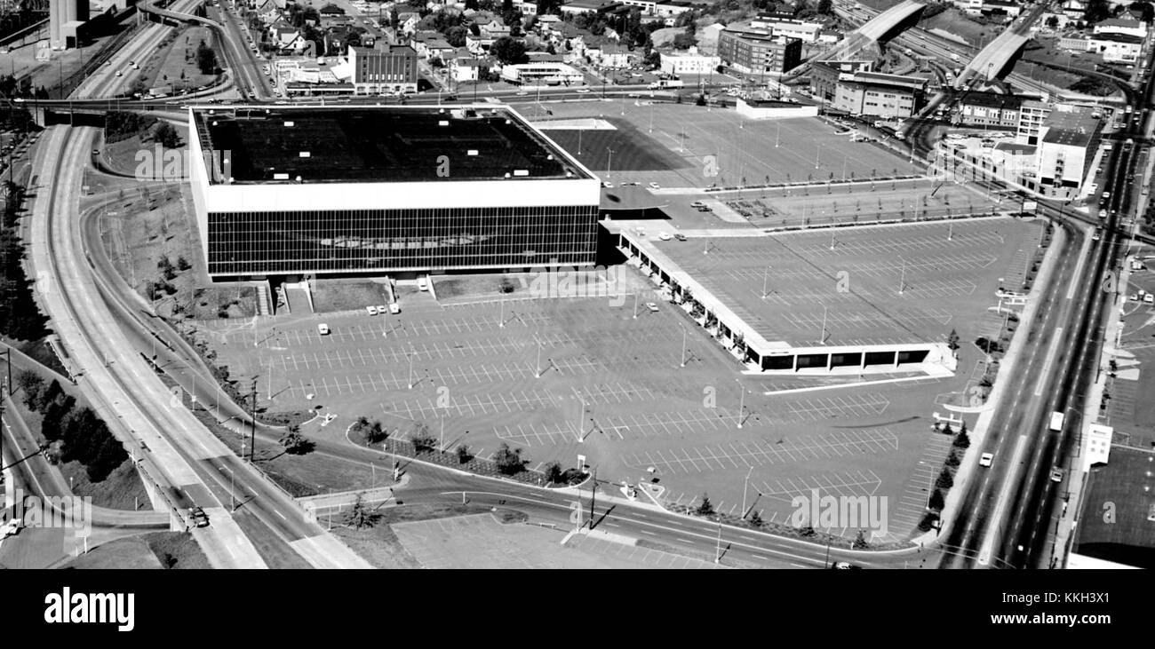 Veterans Memorial Coliseum High Resolution Stock Photography and Images ...