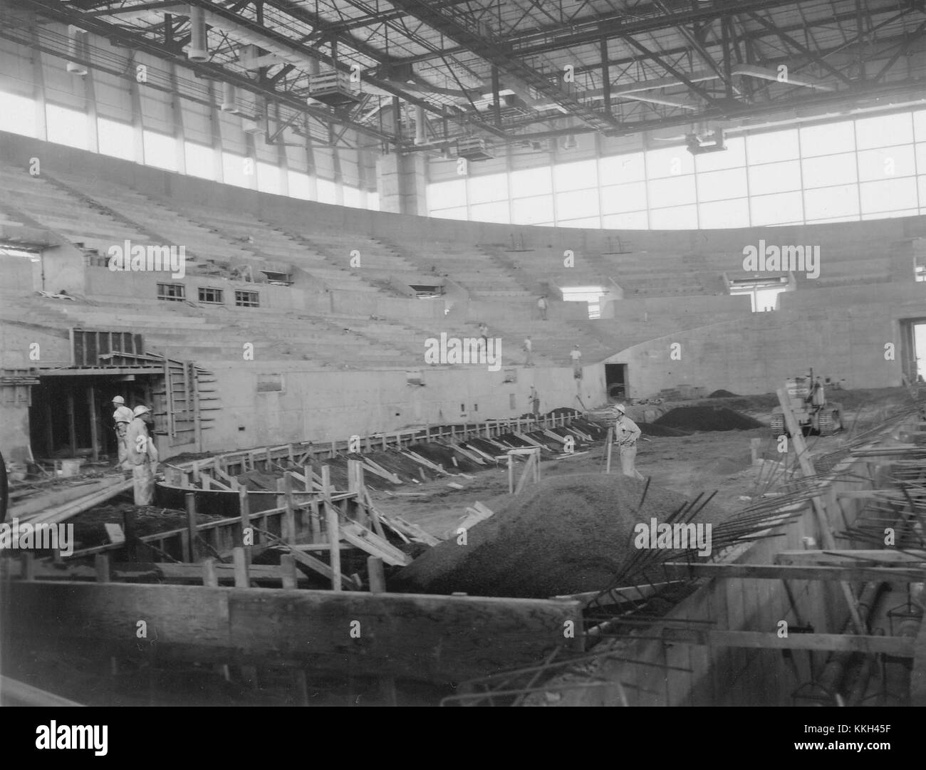The construction of the Veterans Memorial Coliseum, an iconic building ...