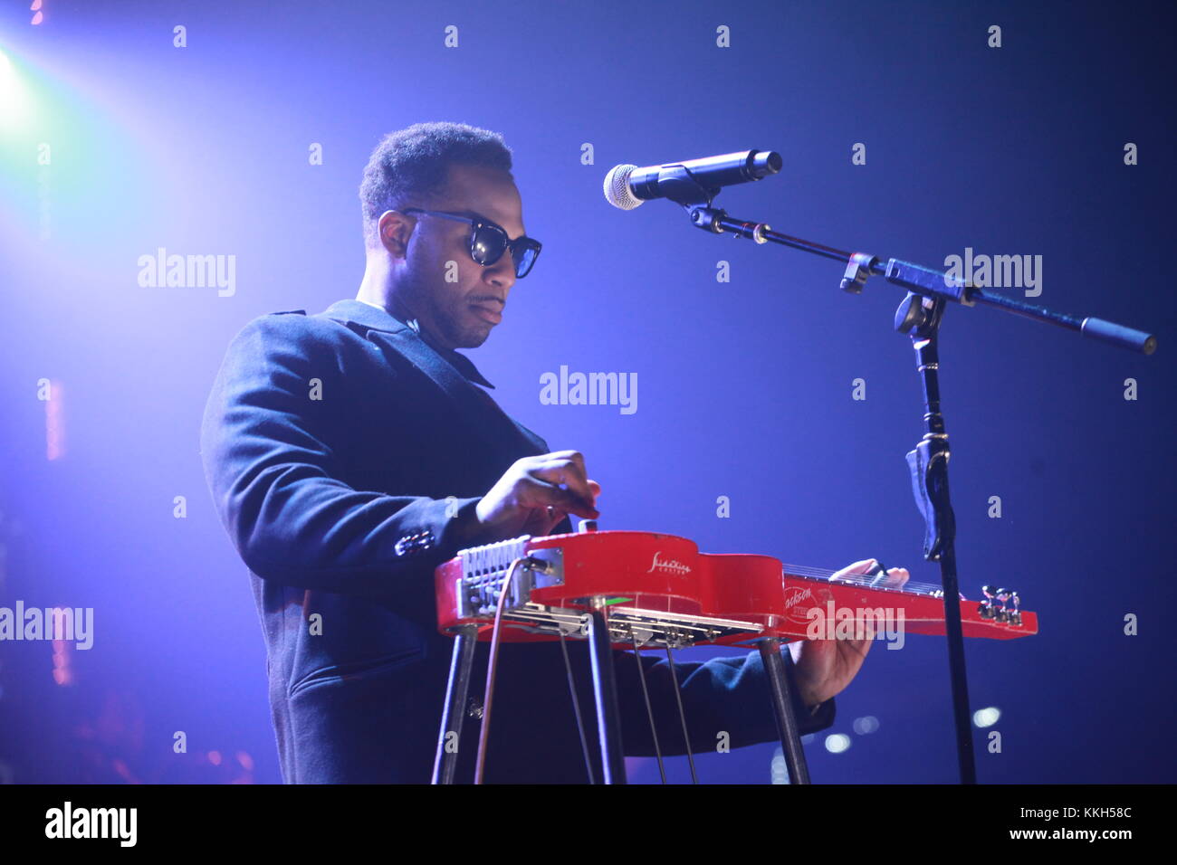 NEW YORK, NY - NOVEMBER 29: Robert Randolph at America Salutes You and ...