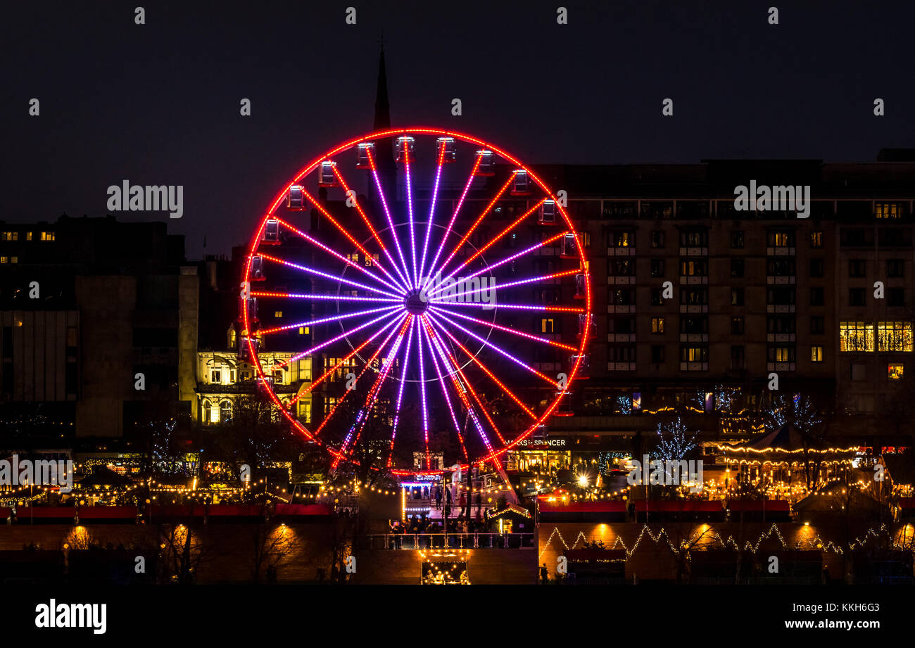 Winter view of edinburgh street gardens hi-res stock photography and ...