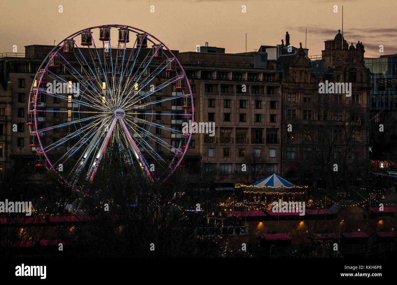 Edinburgh princes street gardens carousel hi-res stock photography and ...