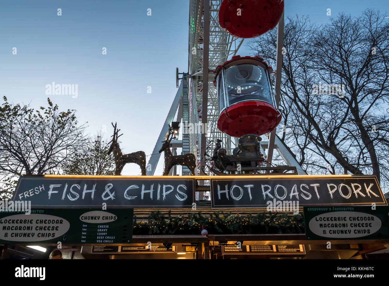 Edinburgh christmas market stall hi-res stock photography and images ...