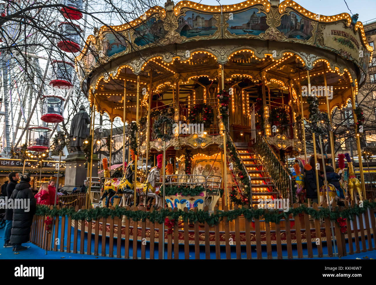 Carousel of the edinburgh christmas market hi-res stock photography and ...