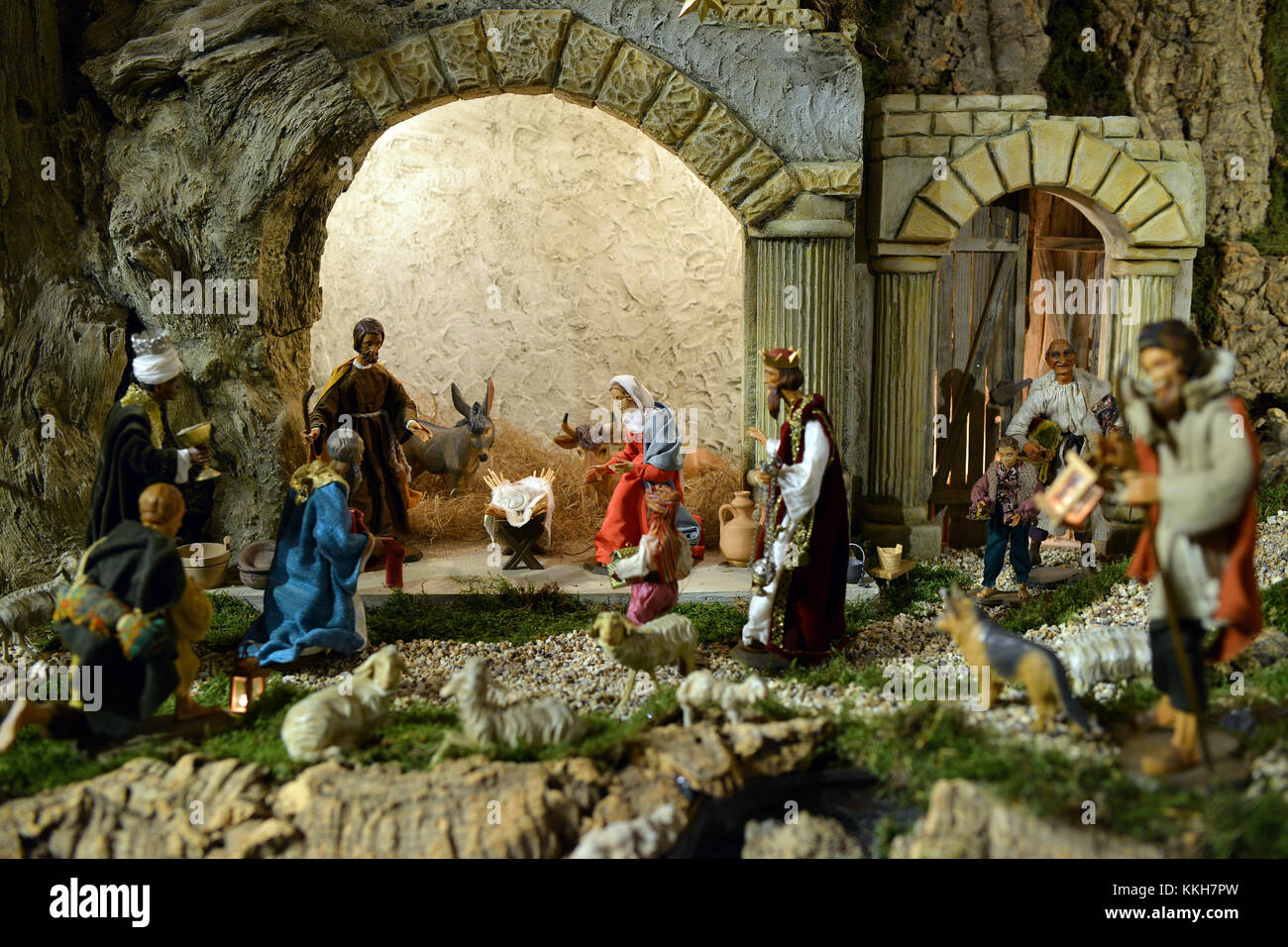 Kordel, Germany. 27th Nov, 2017. The scene of Jesus Christ's birth in a ...