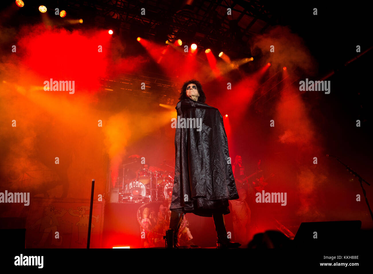 Alice Cooper Performance High Resolution Stock Photography and Images ...