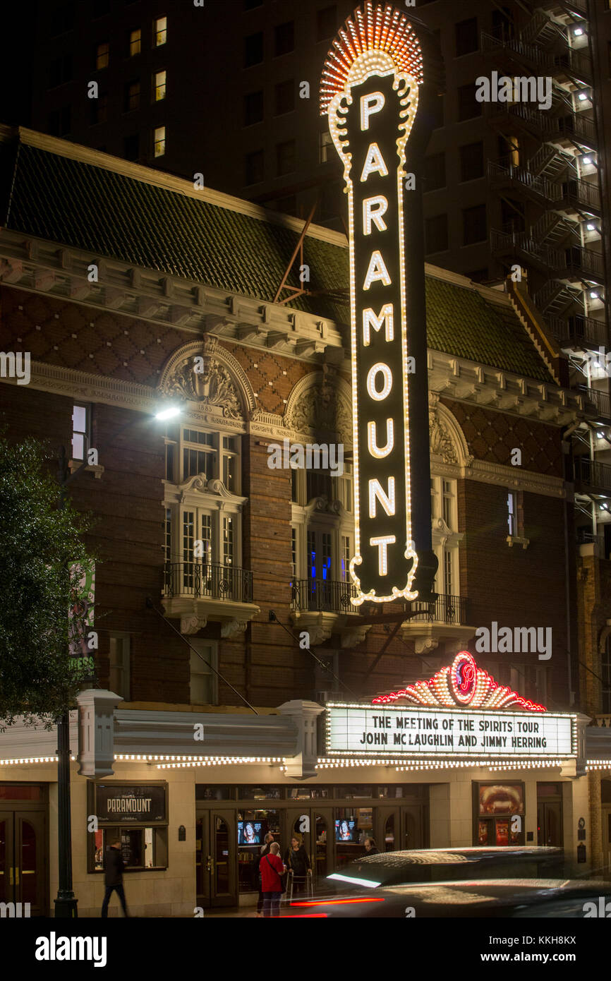 Paramount orchestra hi-res stock photography and images - Alamy
