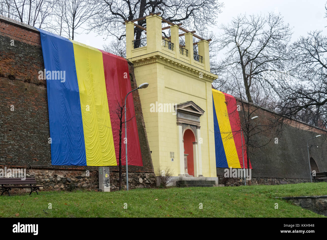 Romania national flags hi-res stock photography and images - Alamy