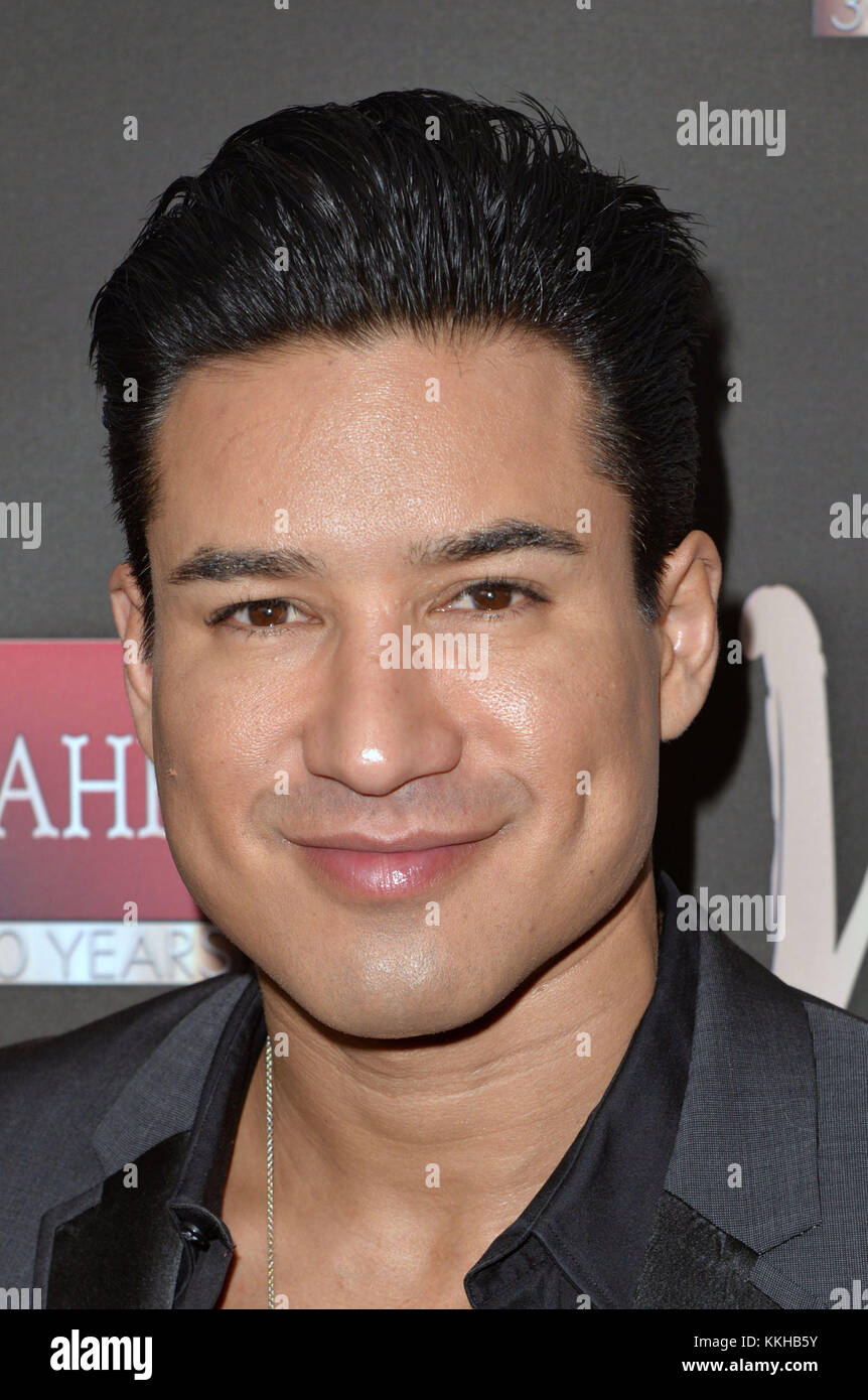 Los Angeles, Ca, USA. 30th Nov, 2017. Mario Lopez at the 30th ...
