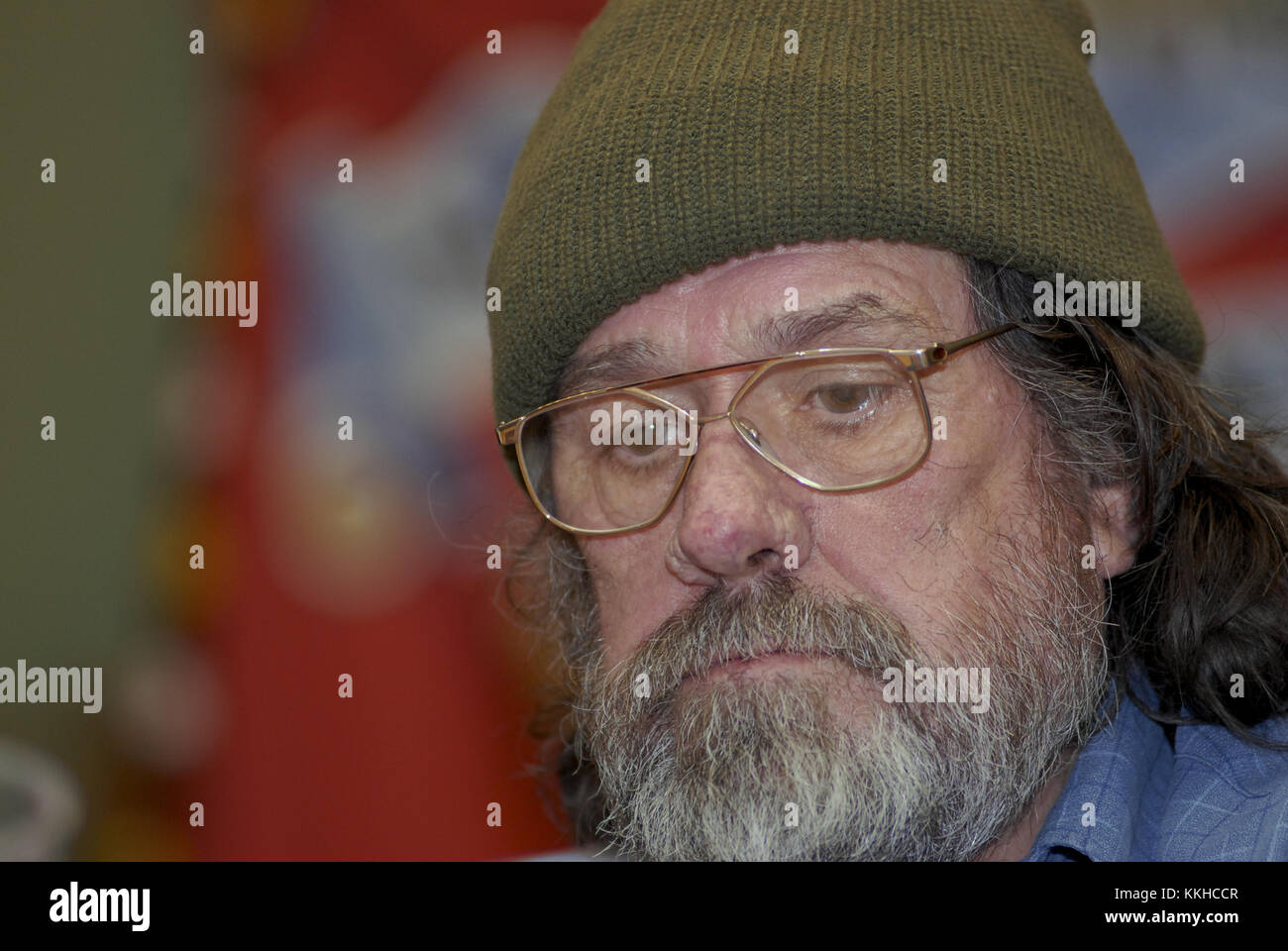 Ricky Tomlinson looking thoughtful at a public meeting in Conway Hall ...