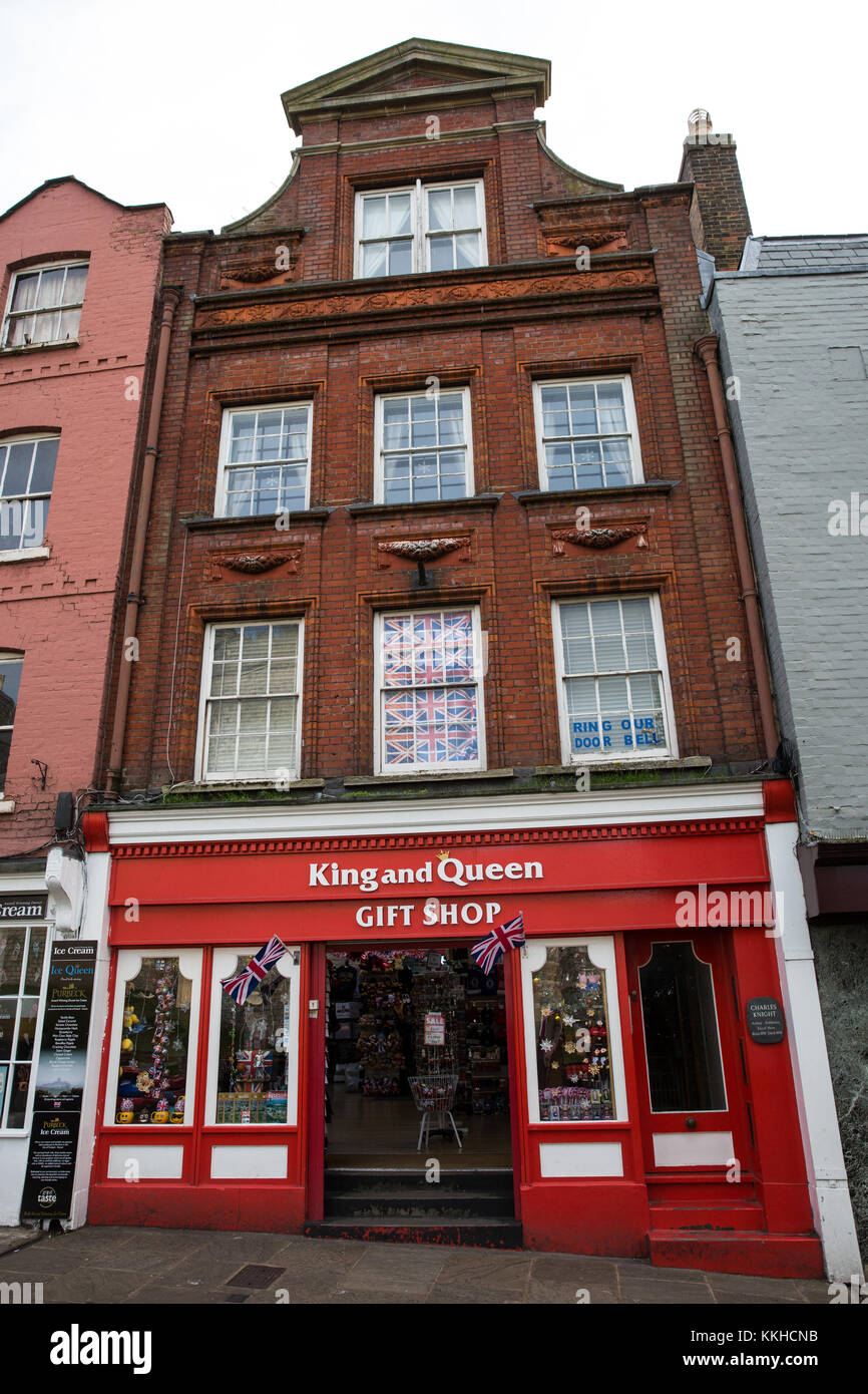 Royal family souvenirs hi-res stock photography and images - Alamy