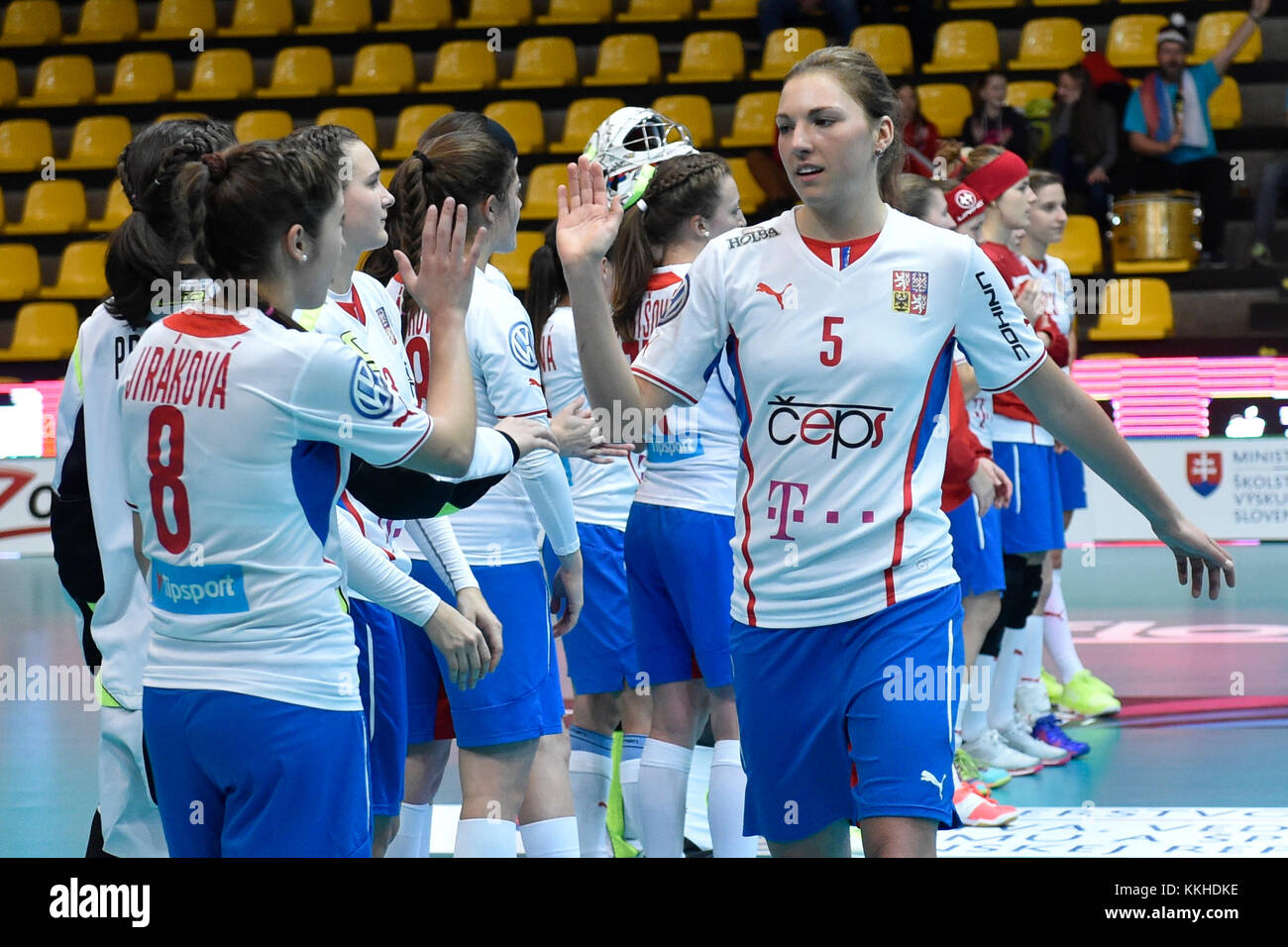 Bratislava, Slovakia. 1st Dec, 2017. L-R Czech floorball players NELA JIRAKOVA and ELISKA ...