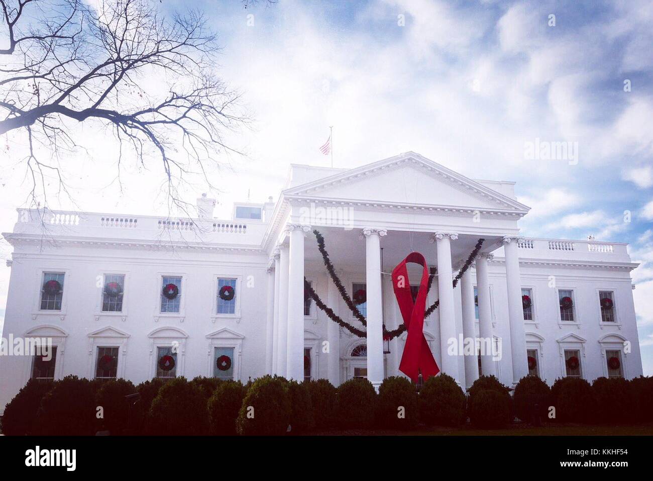 Washington, United States Of America. 01st Dec, 2017. A giant red ...