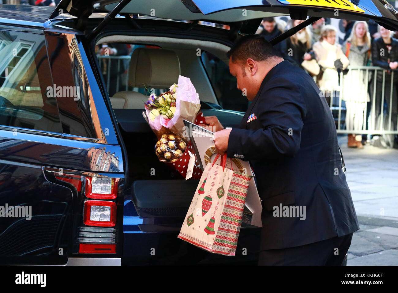 Meghan markle harry car hi-res stock photography and images - Alamy