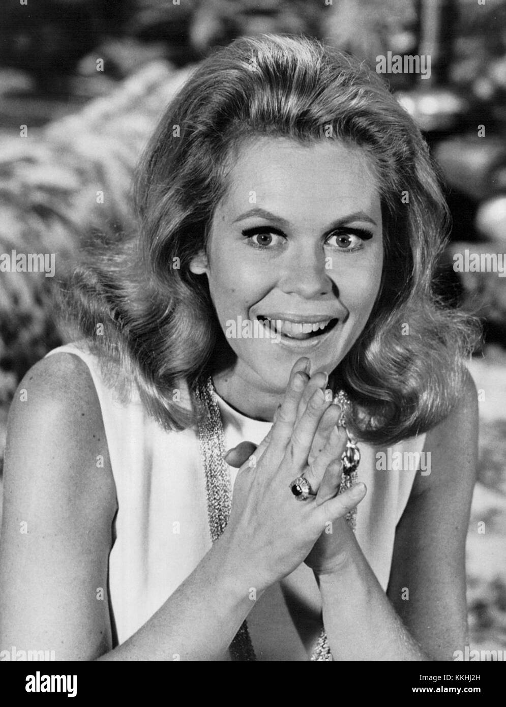 Elizabeth montgomery bewitched kkhj2h Black and White Stock Photos ...