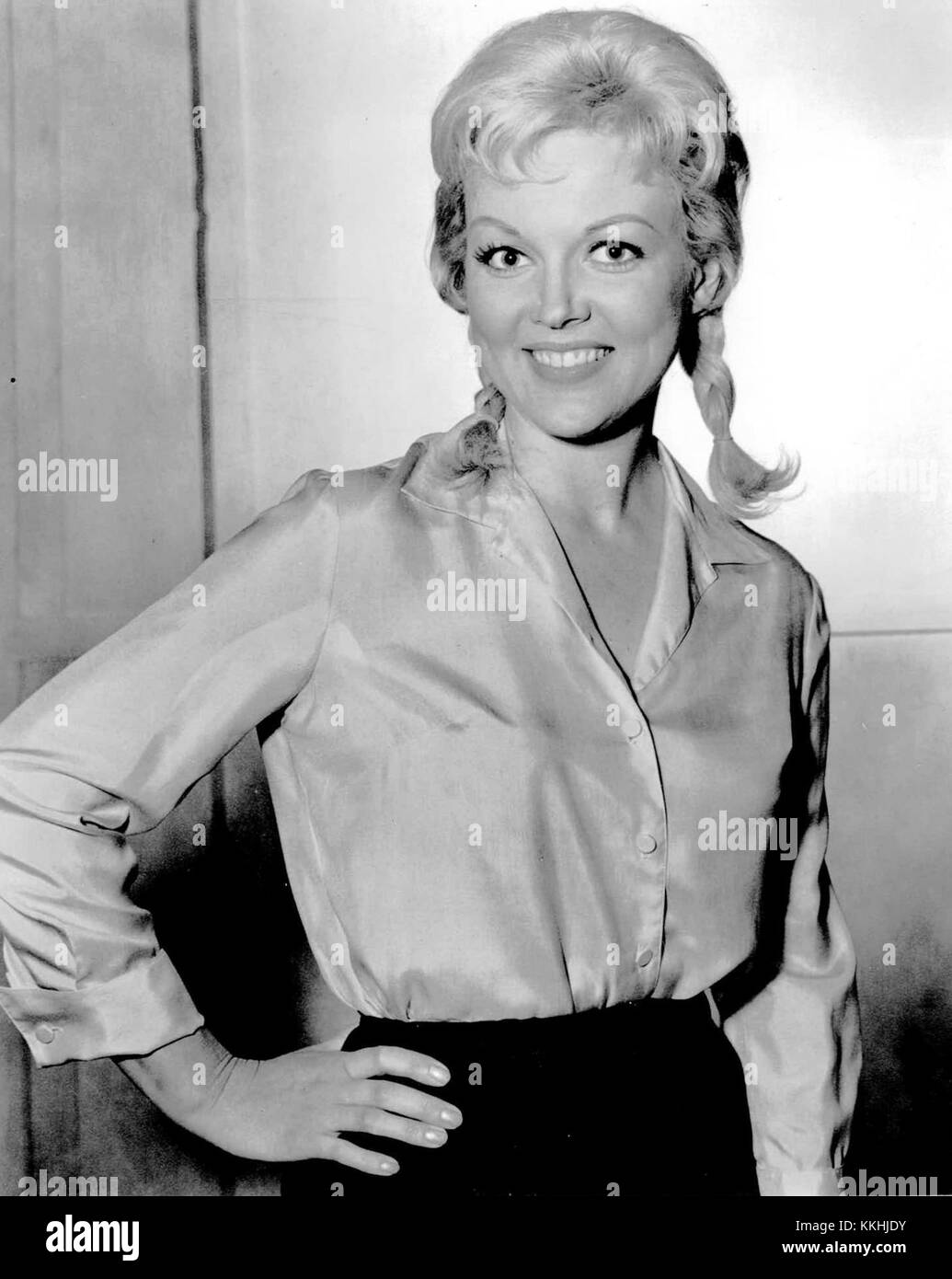 Cynthia Lynn Hogans Heroes Stock Photo - Alamy Cynthia Lynn Hogans Heroes Stock Photo - Alamy