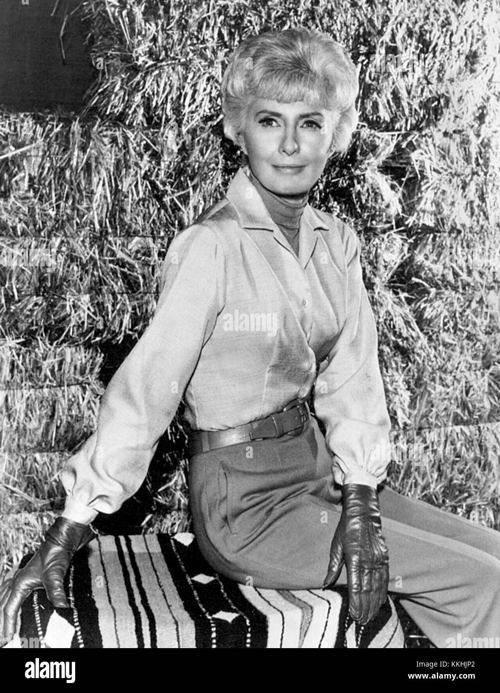 Barbara stanwyck the big valley hi-res stock photography and images - Alamy