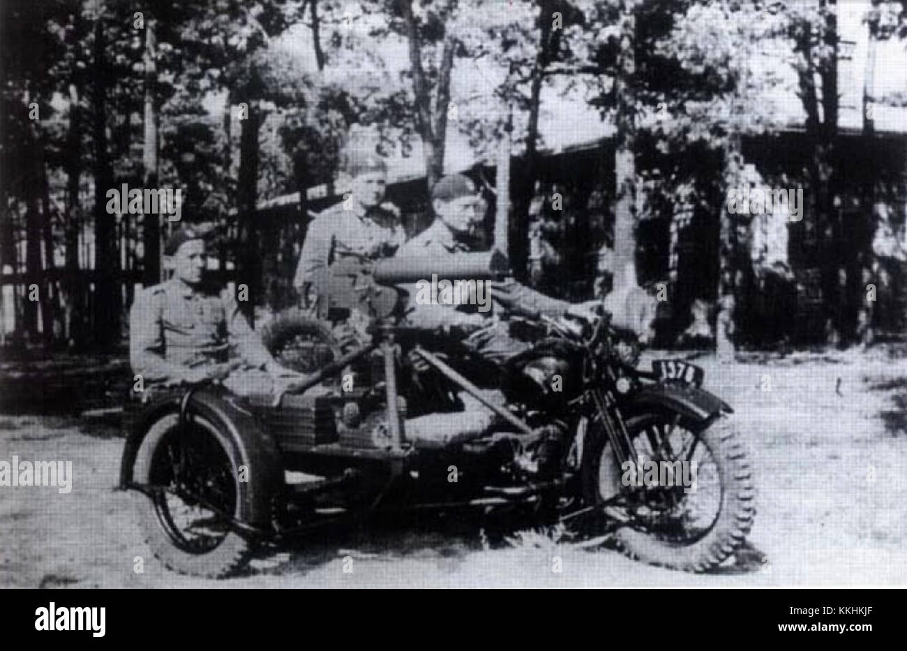 Military vehicle with machine gun hi-res stock photography and images ...