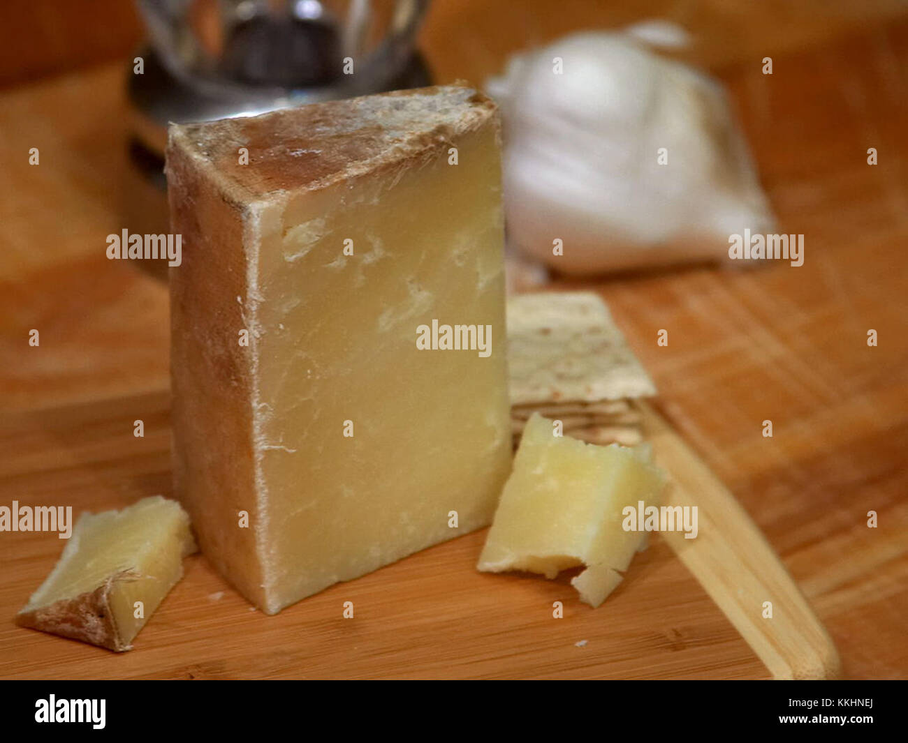 Bravo Silver Mountain Bandaged Wrapped Cheddar is a traditional cheese ...