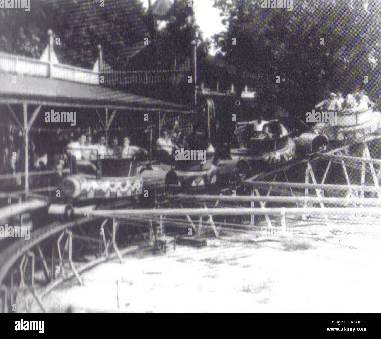 Classic amusement park ride hi-res stock photography and images - Alamy