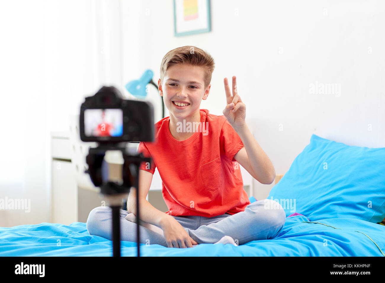 V video camera hi-res stock photography and images - Alamy