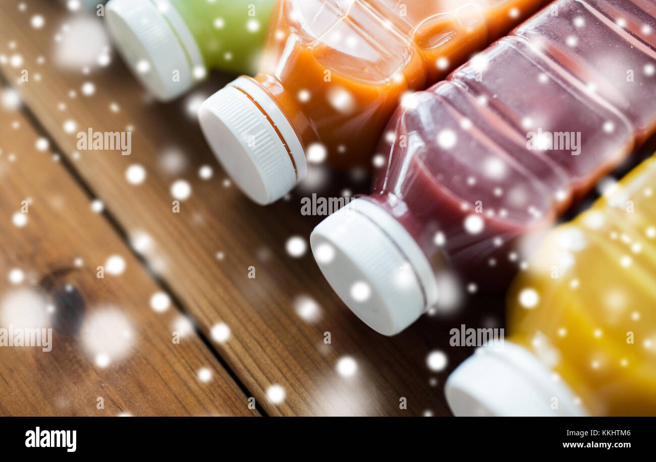 Bottles fresh vegetable juices hi-res stock photography and images - Alamy