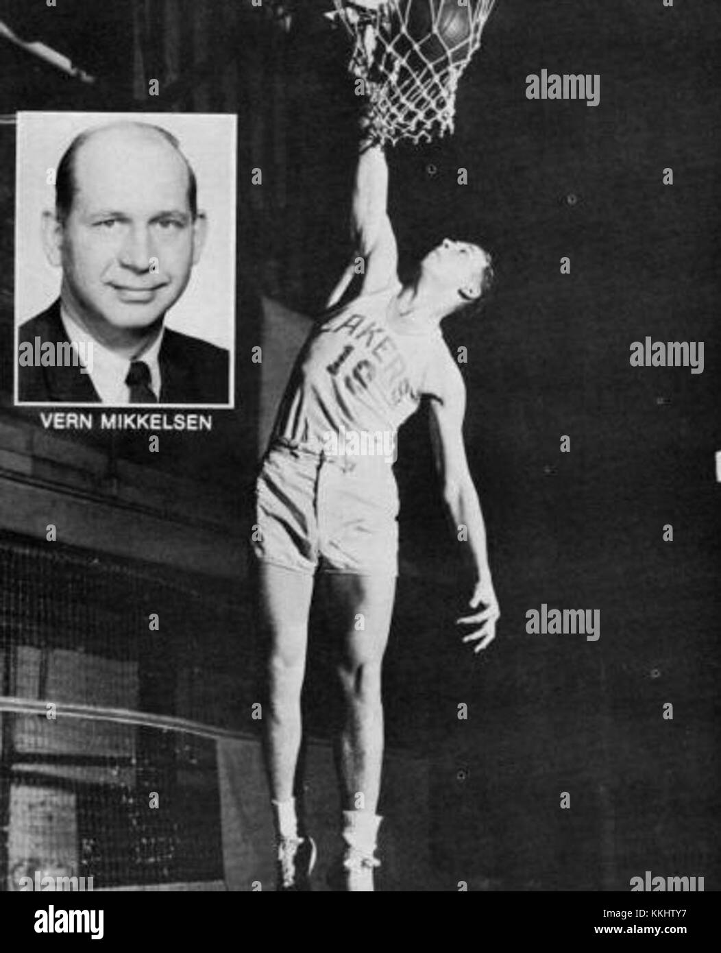 Basketball players 1950s hi-res stock photography and images - Alamy