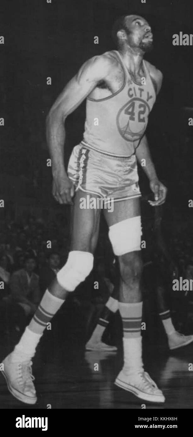 Nate Thurmond was a legendary basketball player who played for the ...