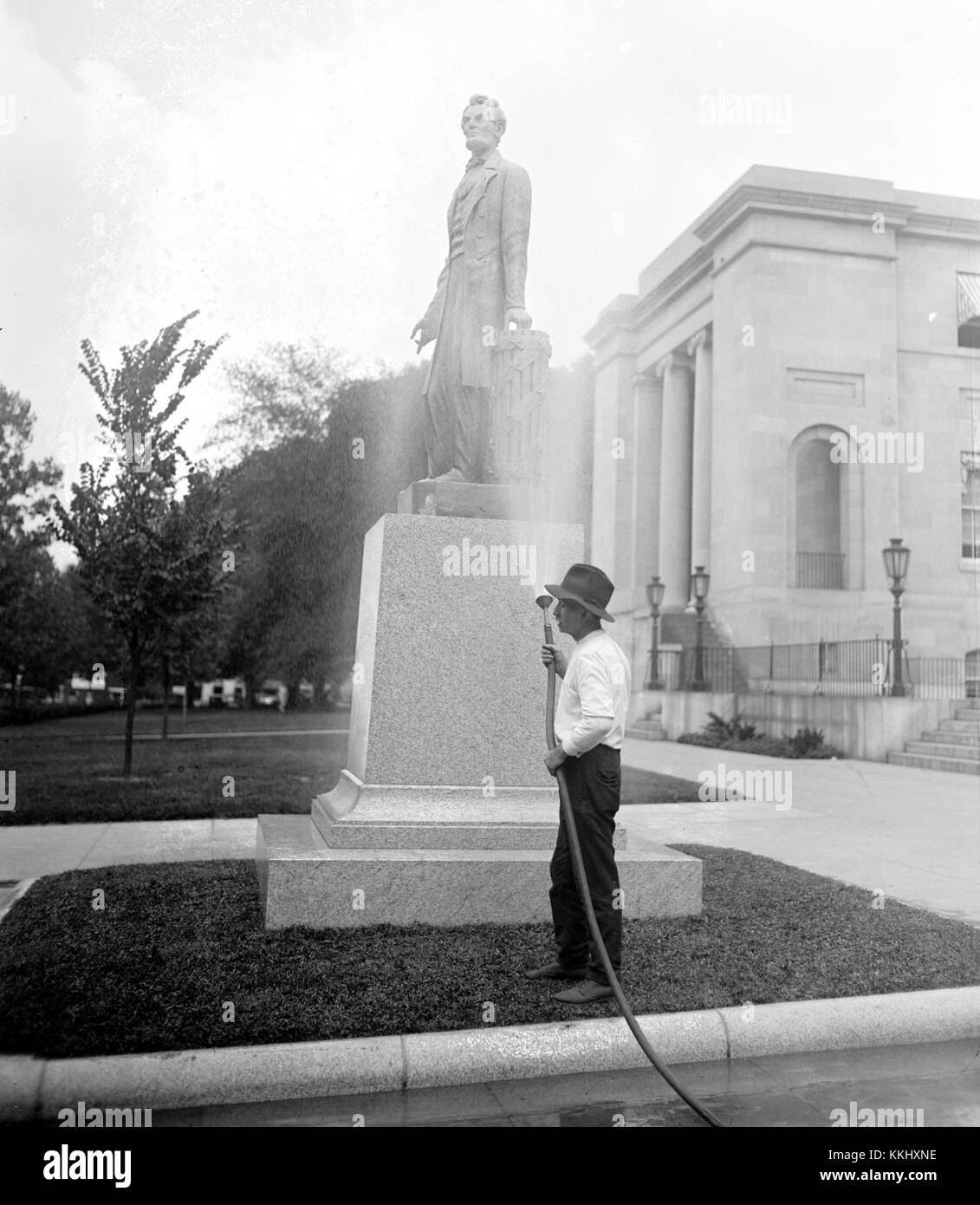 This image captures the cleaning of the Lincoln Memorial statue in ...