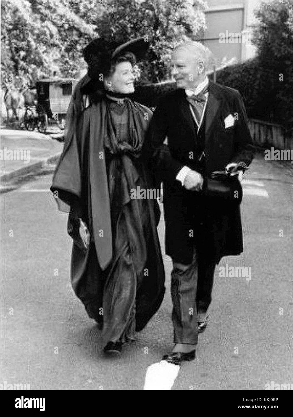 Katharine Hepburn Laurence Olivier Love Among the Ruins 1975 Stock Photo - Alamy
