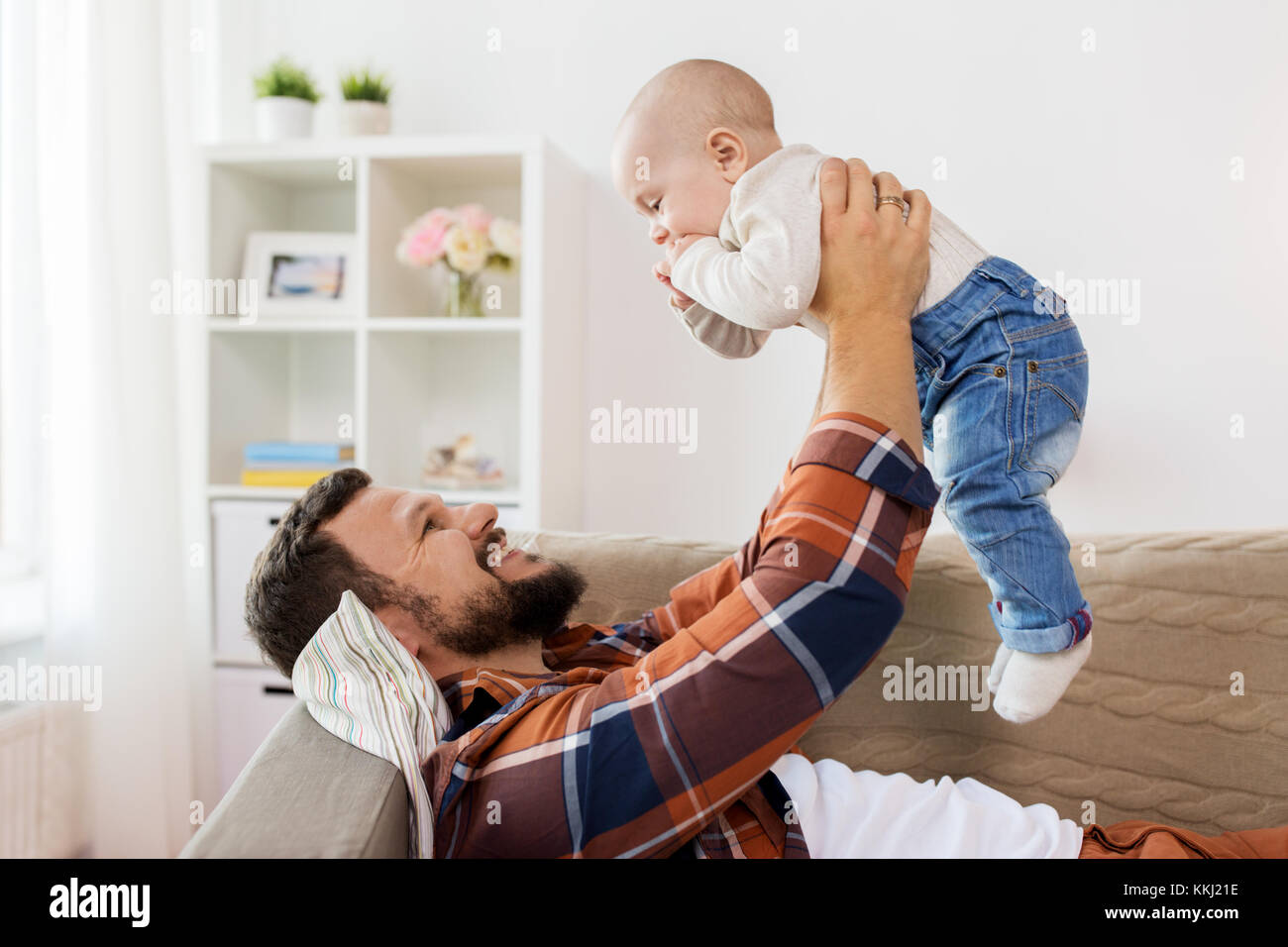 happy father with little baby boy at home Stock Photo - Alamy