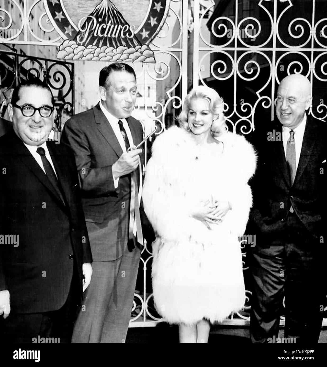 Carroll Baker Joe Levine 1965 Stock Photo - Alamy