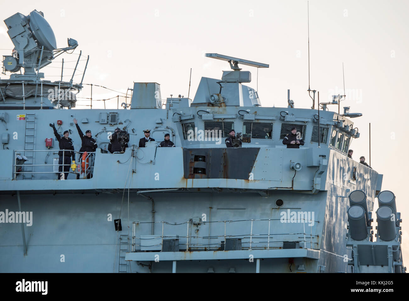 HMS St Albans returning to Portsmouth Naval Base, UK on 28/11/17 Stock ...