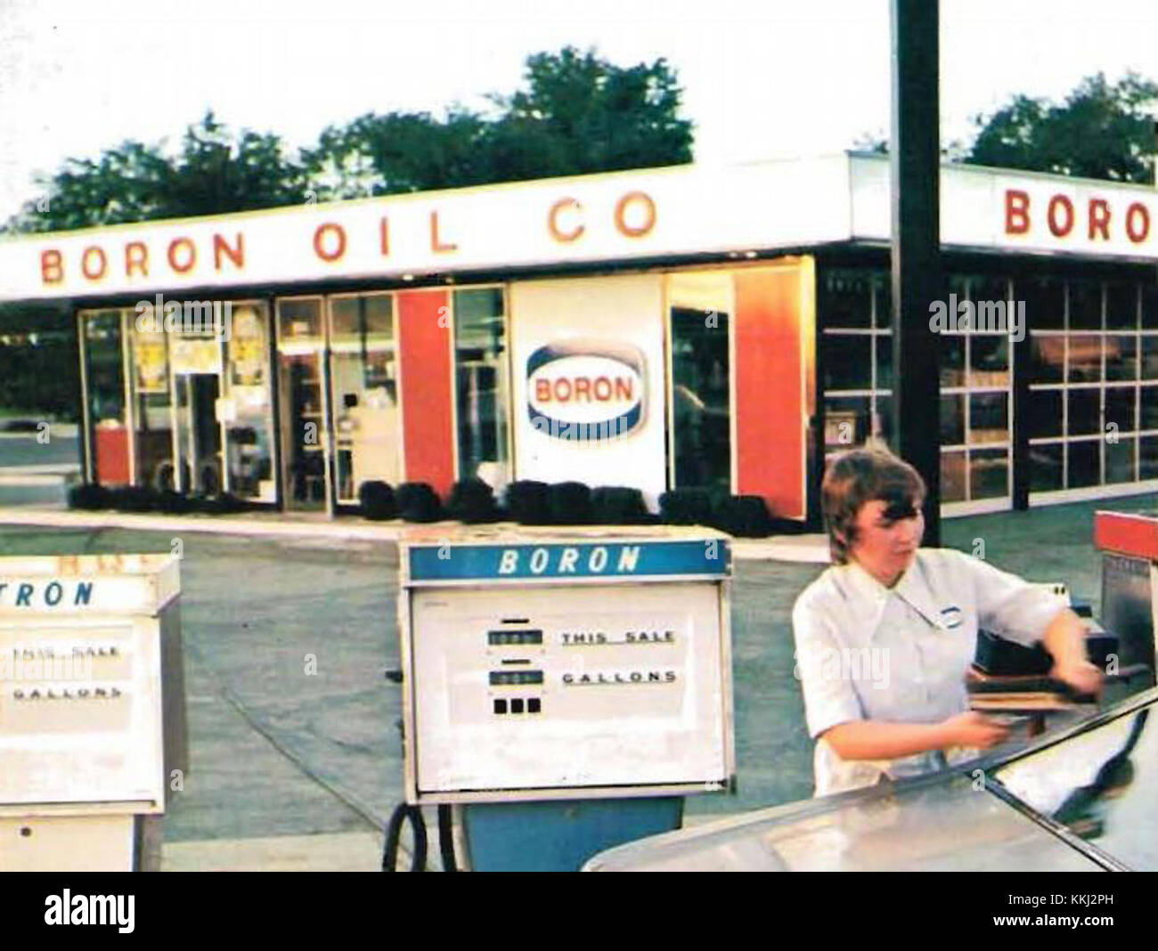 1970s gas stations hi-res stock photography and images - Alamy
