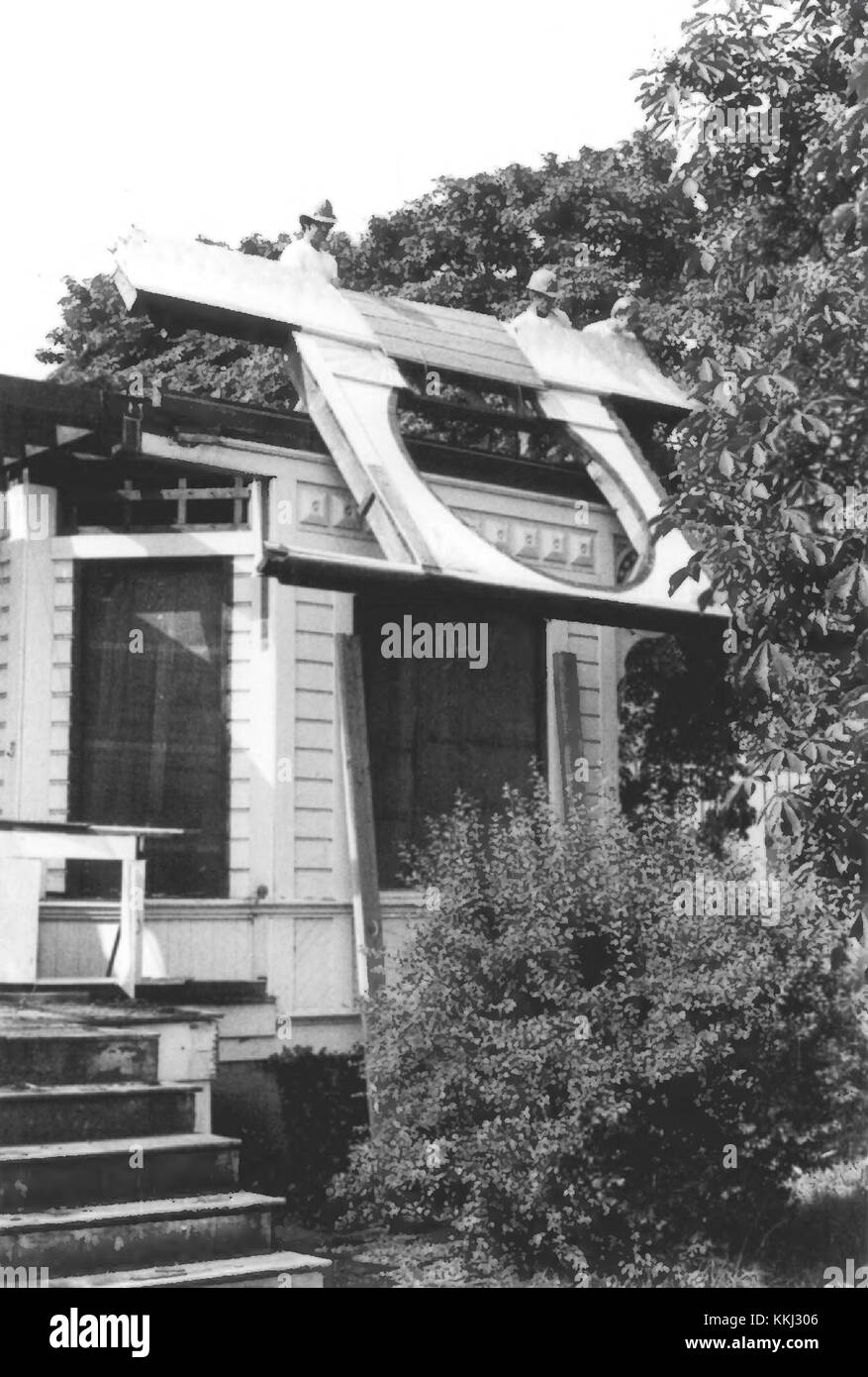 The Riley-Cutler House in Dallas, Oregon, is a historical building ...