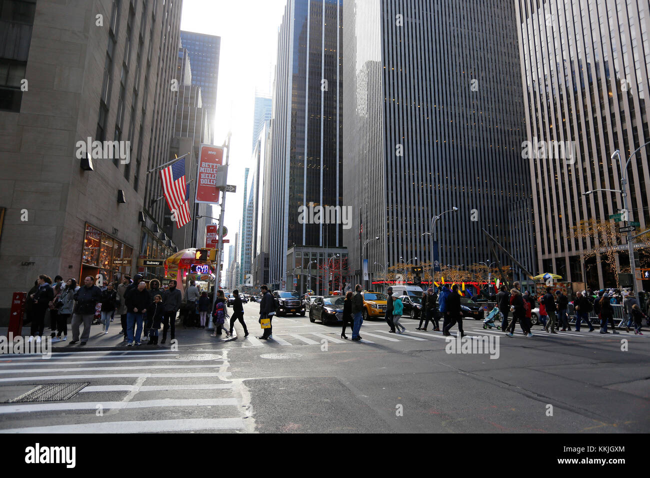 Manhattan, in New York State, USA shows city street scenes Stock Photo ...