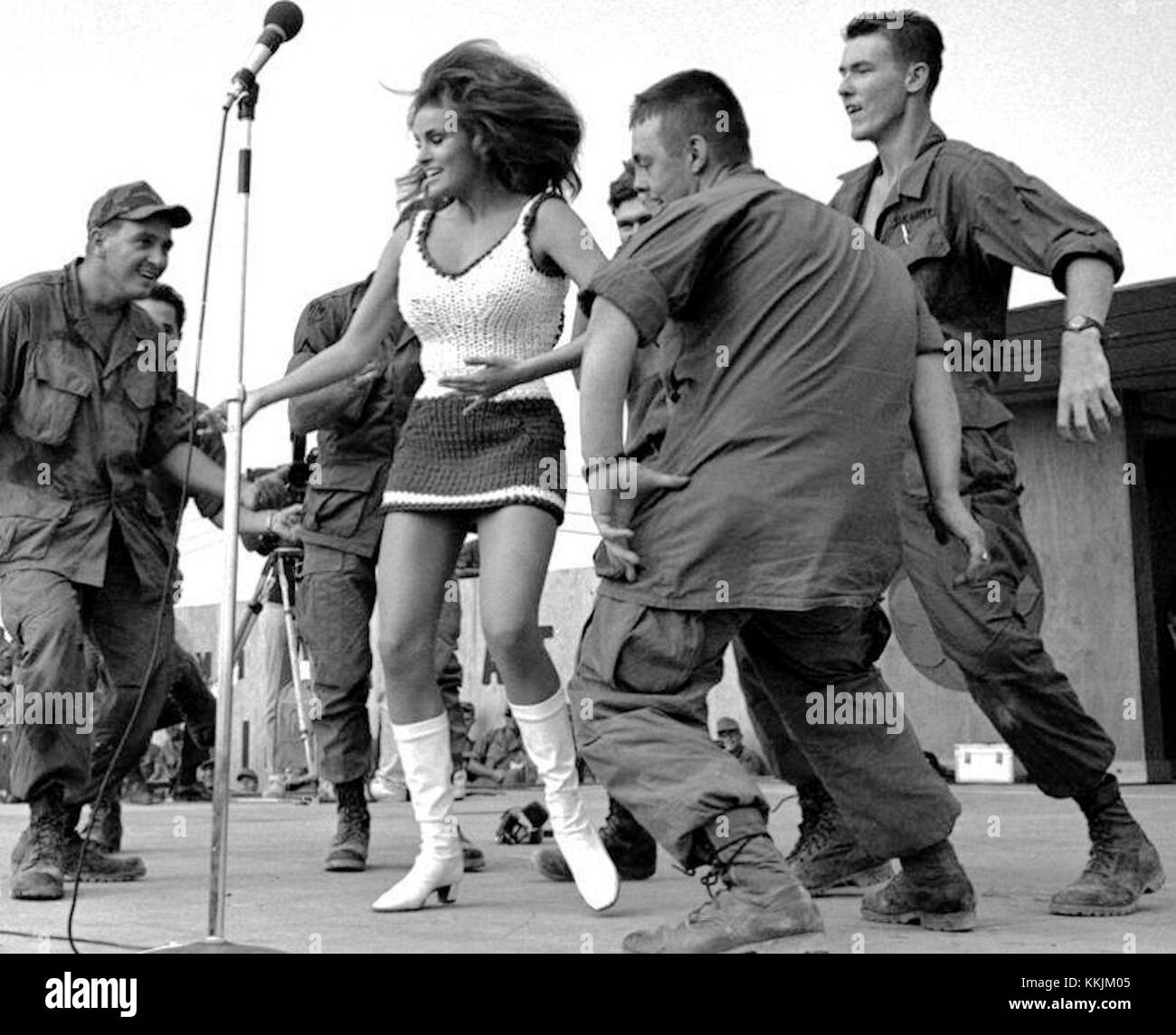 Bob Hope Tv Show 60 Photos - Moonagedaydream.film